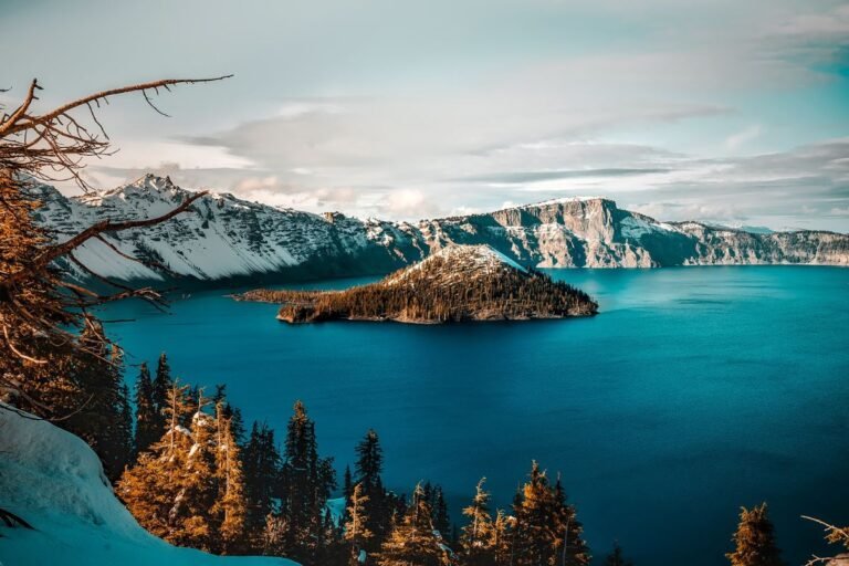 What is Oregon Famous For? Discover the Top 20 Attractions! - States Tale